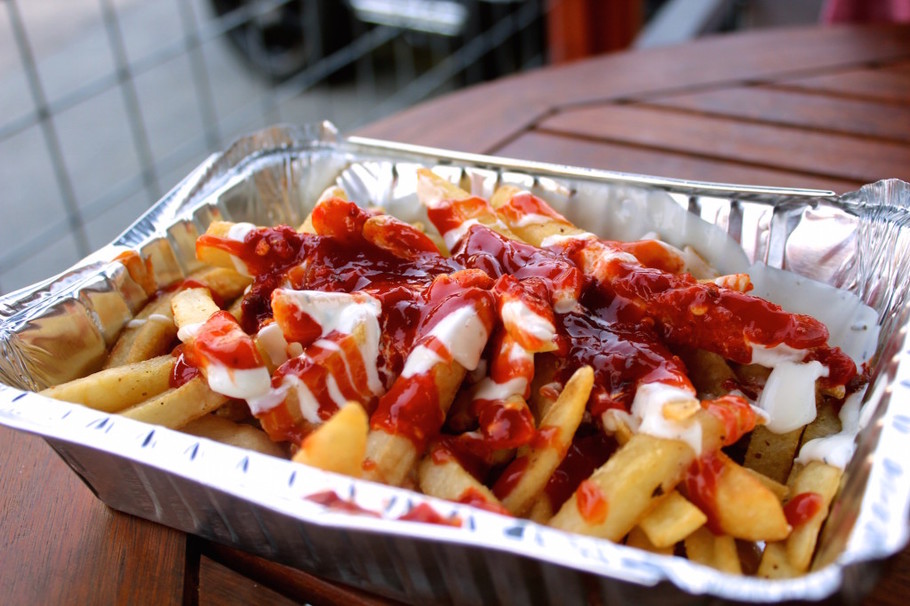 7 Foods All Messy Eaters Should Avoid