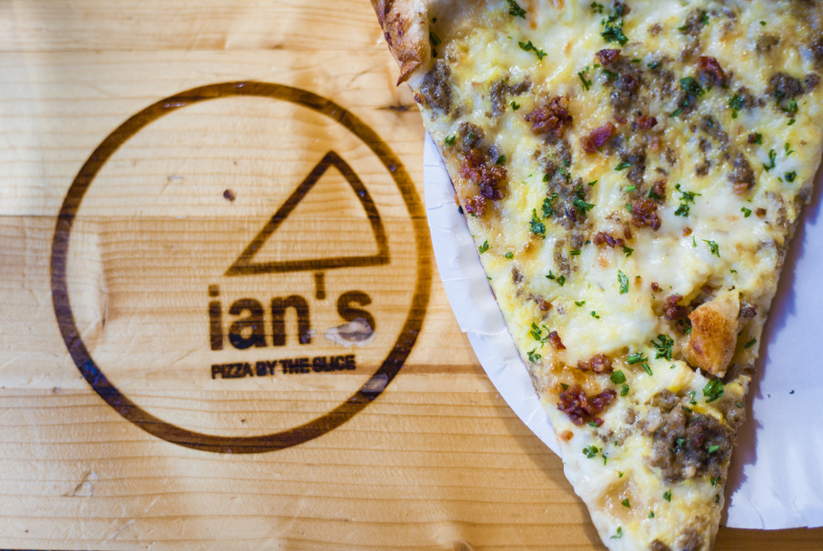 Which Ian's Breakfast Pizza You Should Order According To The Drinks ...
