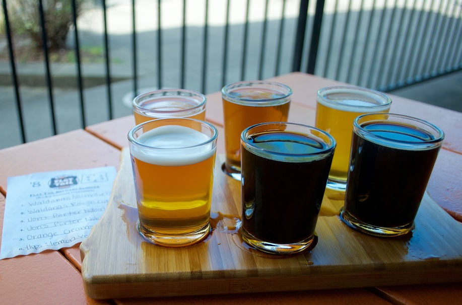 The Best College Bars in America, According to College Students