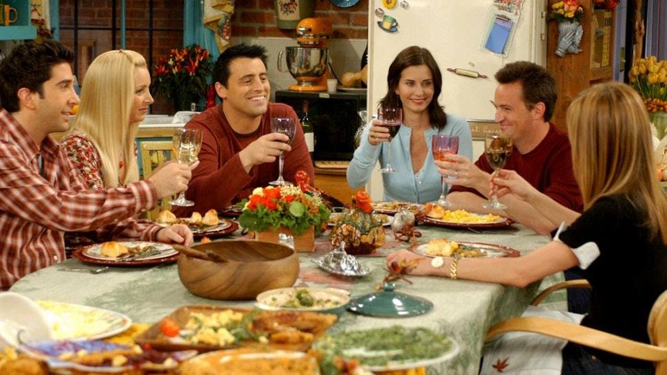 How to Throw a Friendsgiving Party in College
