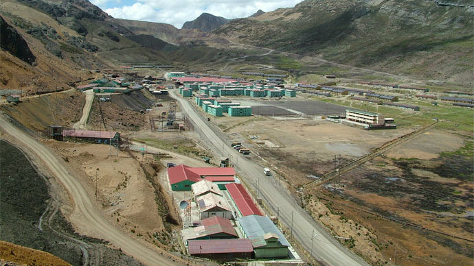 Volcan: Madeleine Osterling, Felipe Osterling y José Bayly renunciaron ...