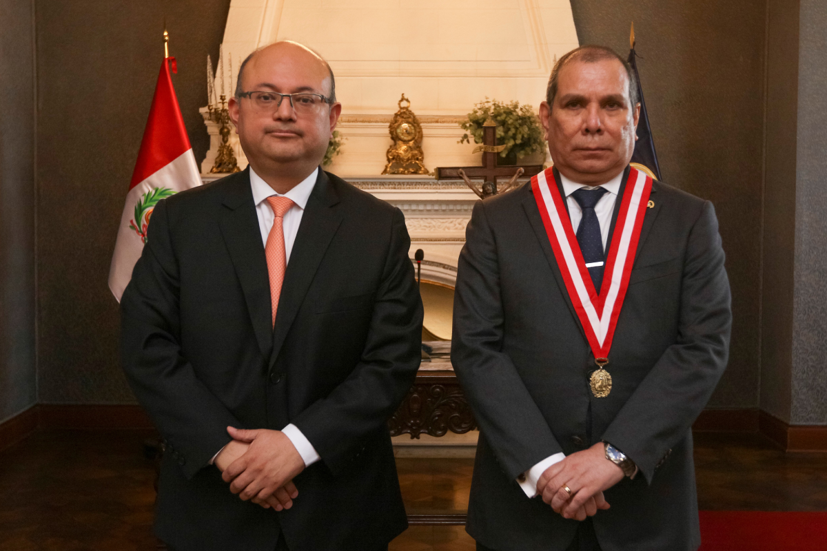 BCRP: Paul Castillo Bardález juró como nuevo gerente general del ...