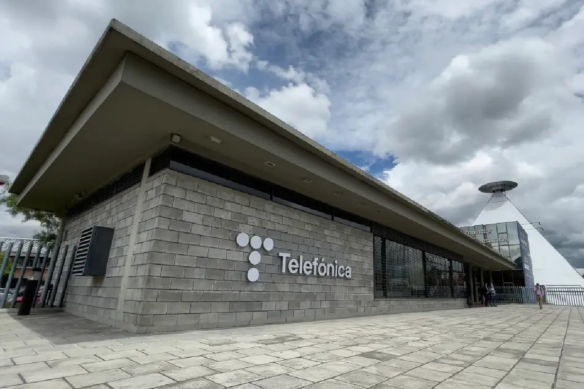 Telefónica completó la venta de su filial en Colombia a Millicom por US ...