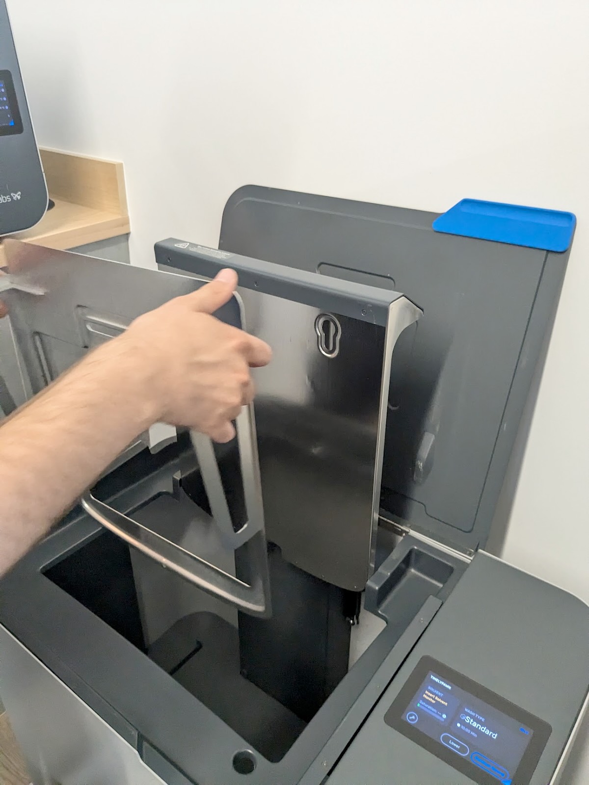 Installing and using the Form Wash L Universal Build Platform Adapter