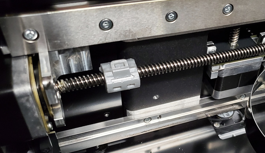 Cleaning and lubricating the X-axis lead screw (Form 3 generation)