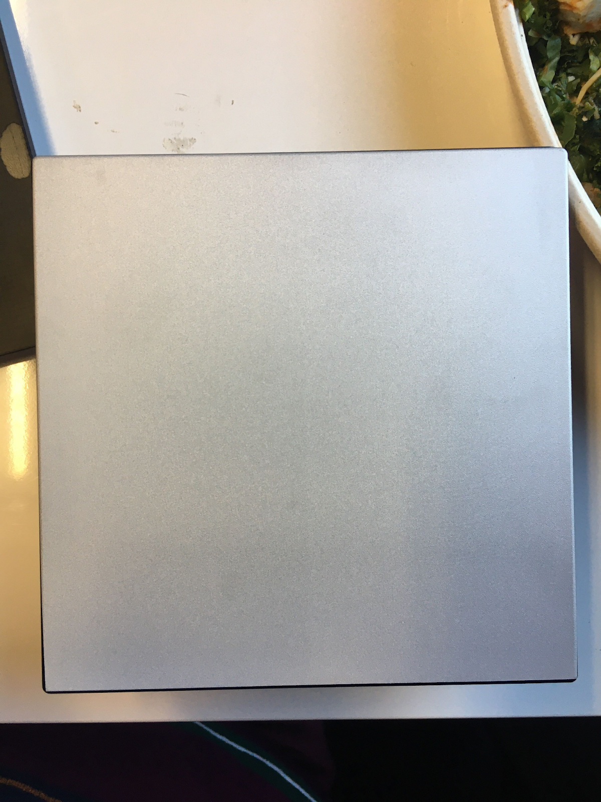 Removing parts from the build platform