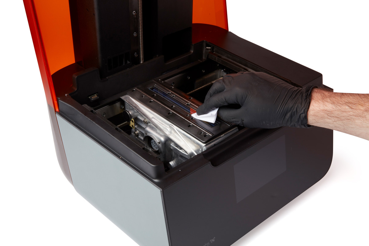 Cleaning the glass optical window (Form 3/Form 3B)