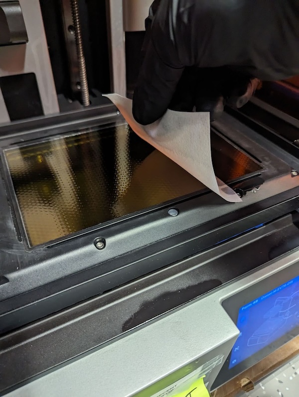 Cleaning the release texture (Form 4 generation)