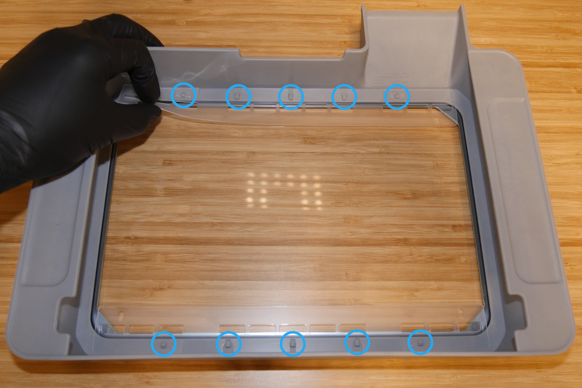 Inspecting and cleaning resin tanks (Form 4 generation)