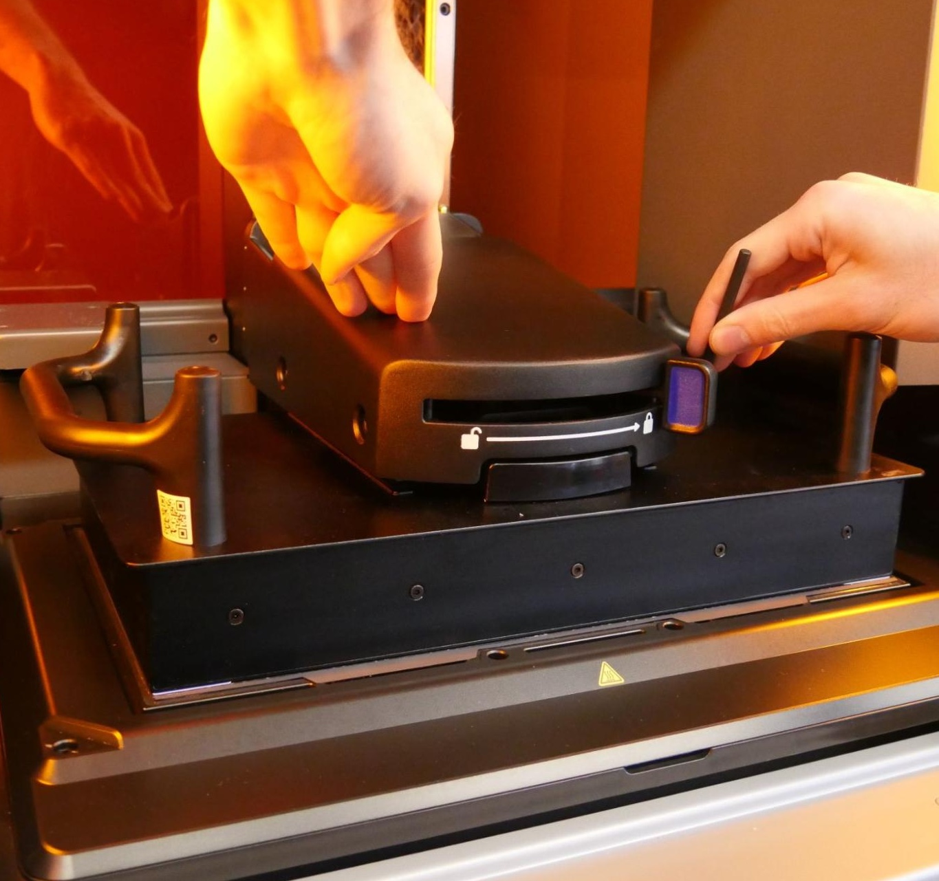 Aligning the build platform (Form 4 and Form 4L generation)