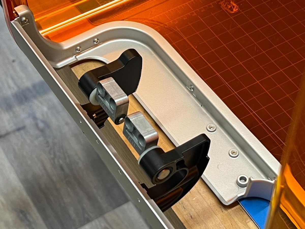 Cover won't stay open (Form 4 generation)