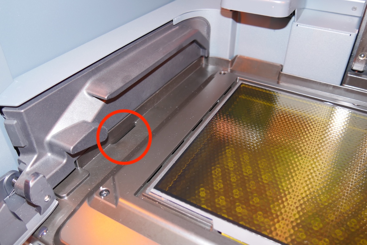 Cleaning after a resin spill (Form 4L generation)