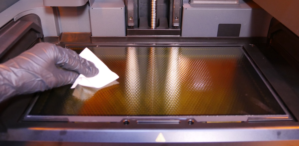 Cleaning after a resin spill (Form 4L generation)