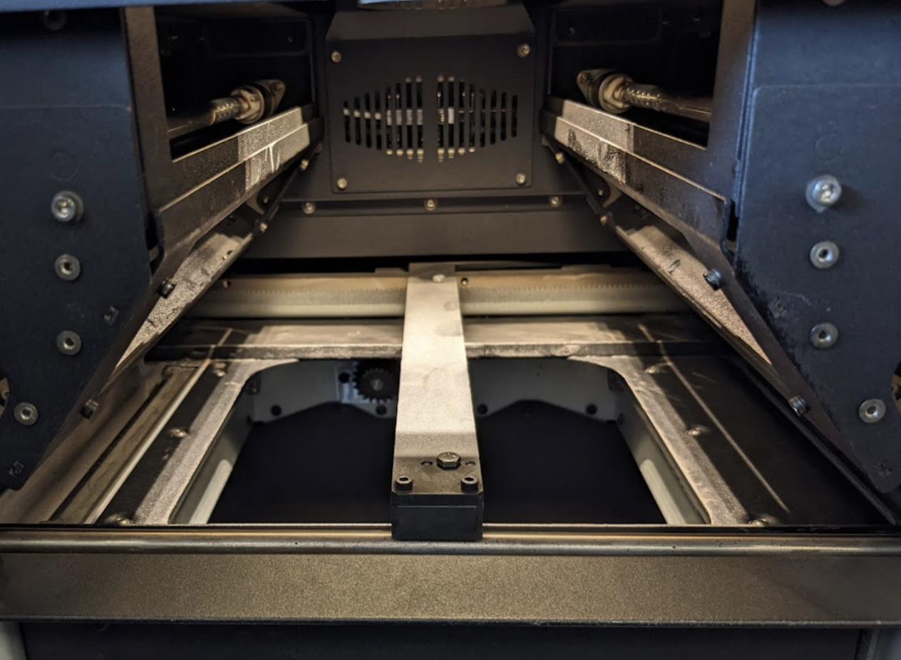 Cleaning the Fuse 1 generation recoater roller