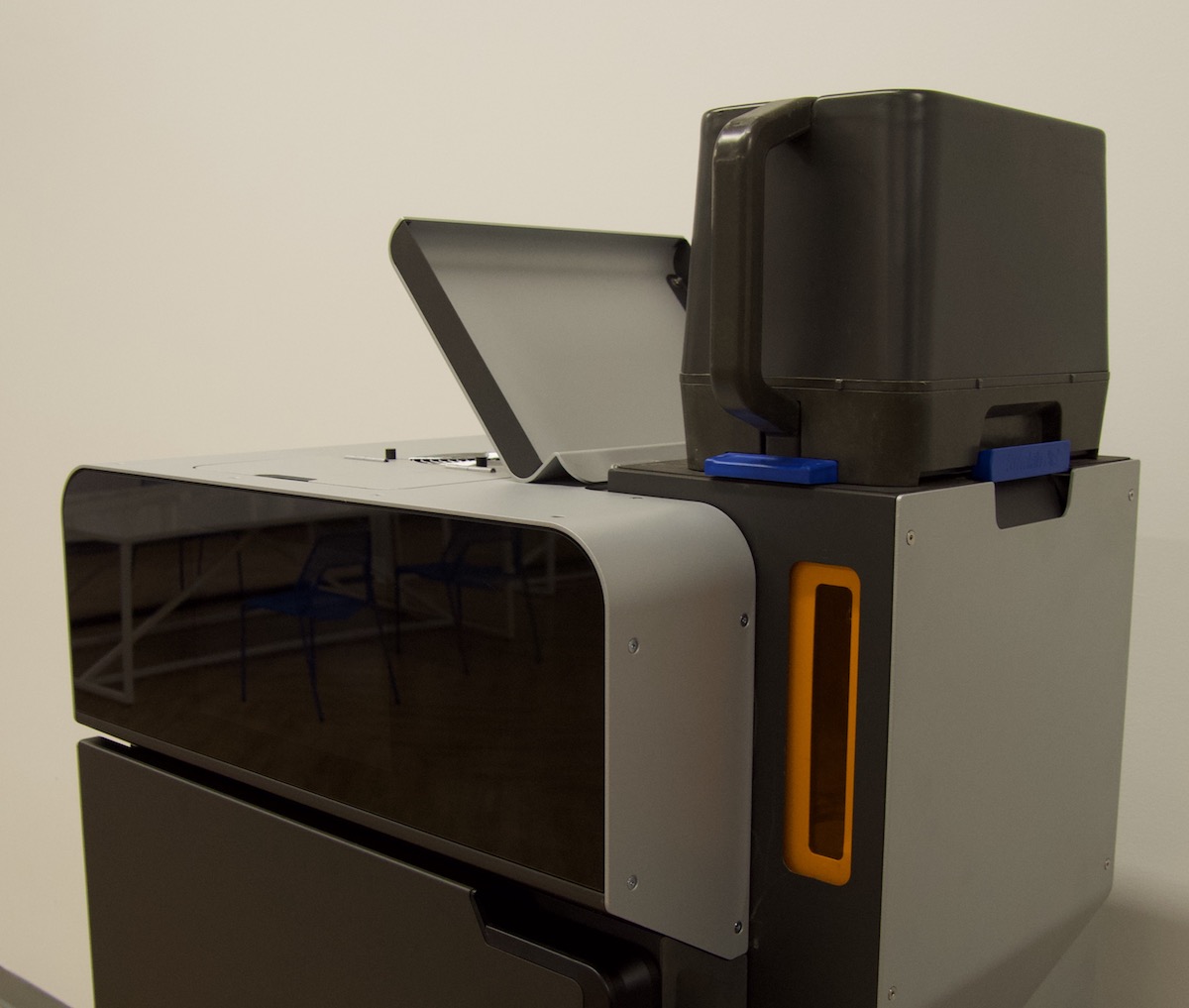 Adding powder to the Fuse 1