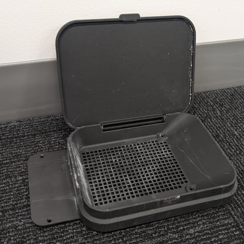 Adding fresh powder to the Fuse Sift