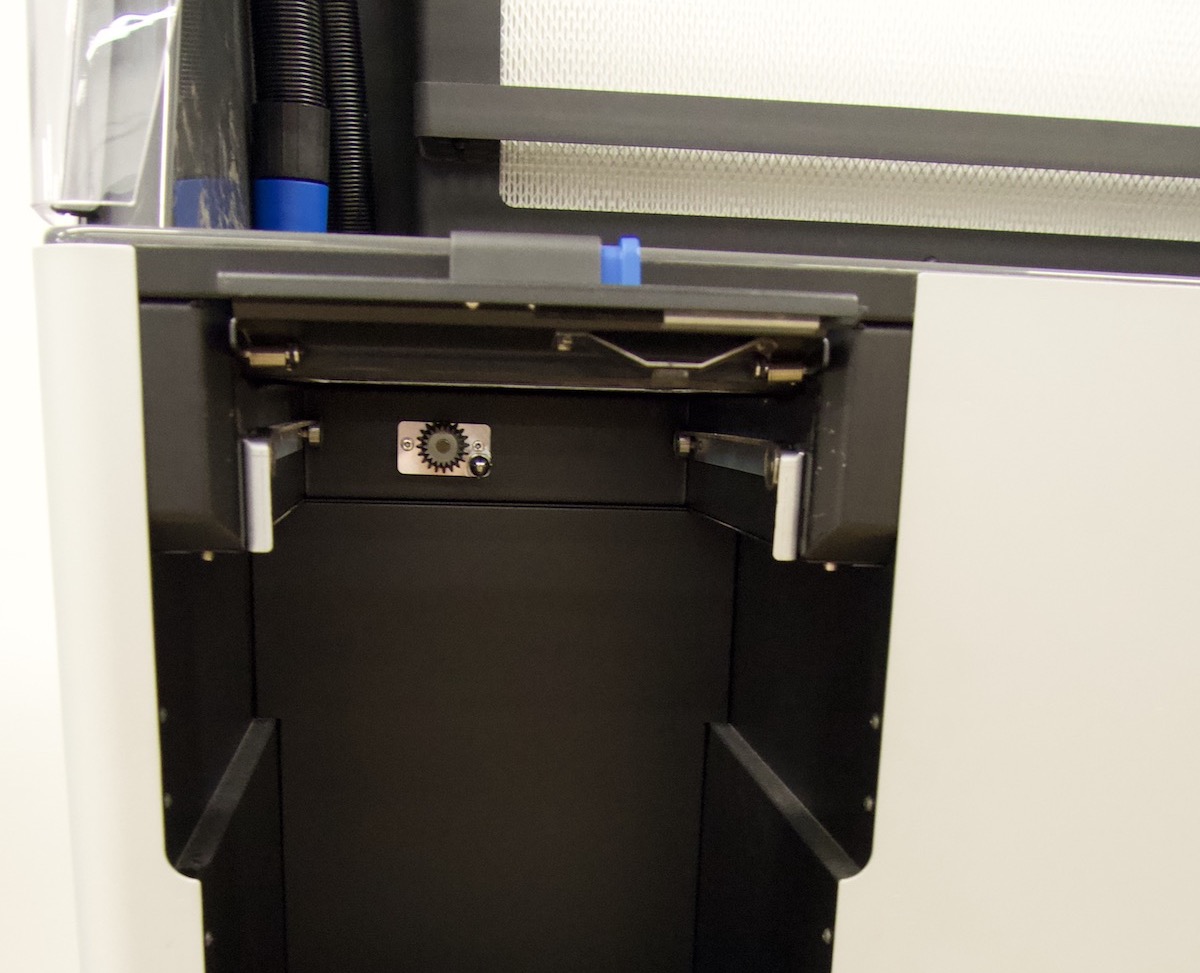 Inserting and removing a build chamber (Fuse Sift)