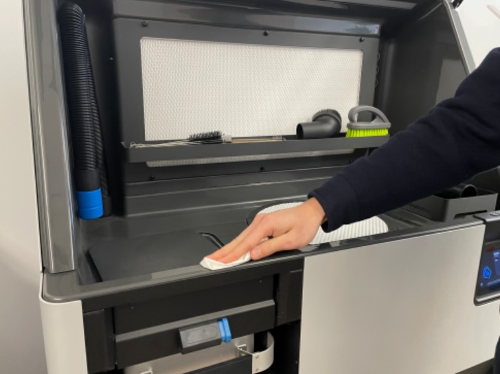 Using the Fuse Sift Glovebox and Transfer Container