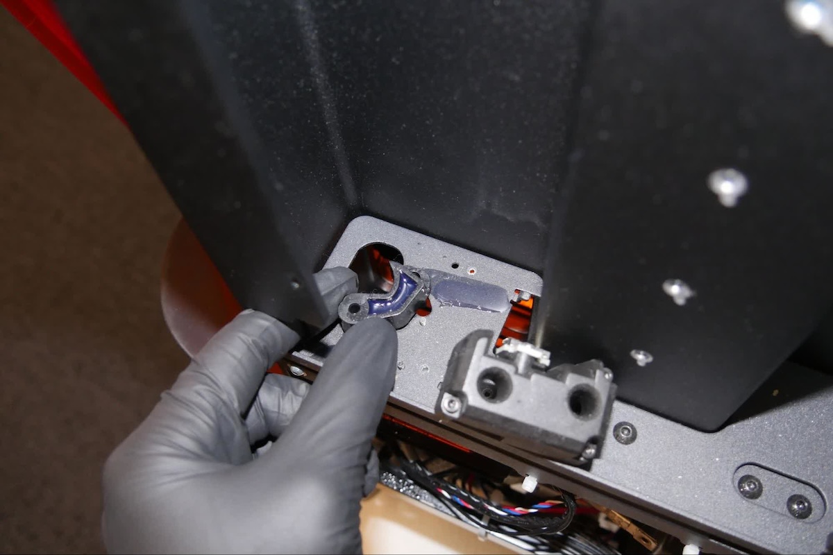 Replacing the Form 3 cartridge dispense arm