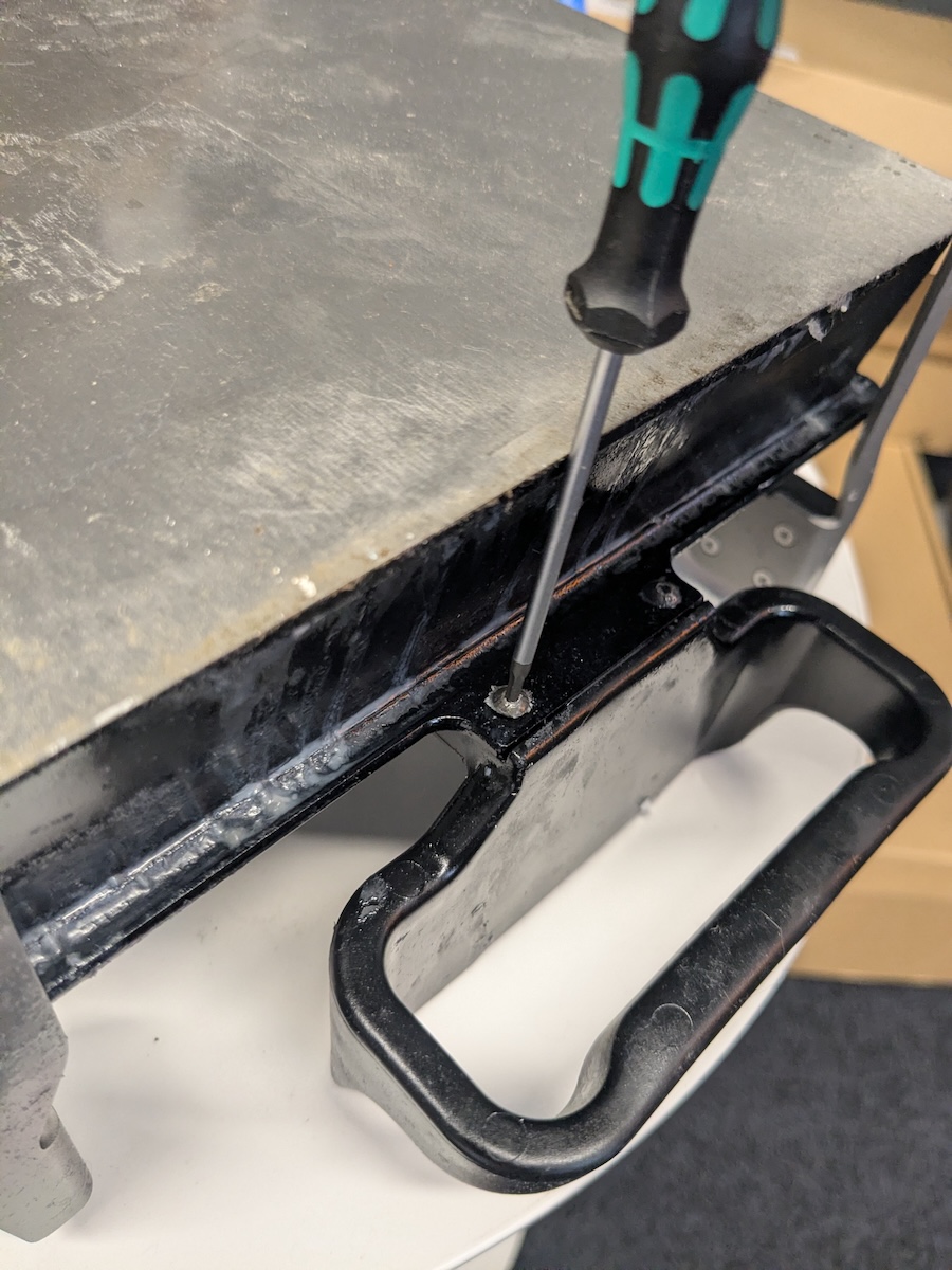 Replacing the Build Platform 2L side handles