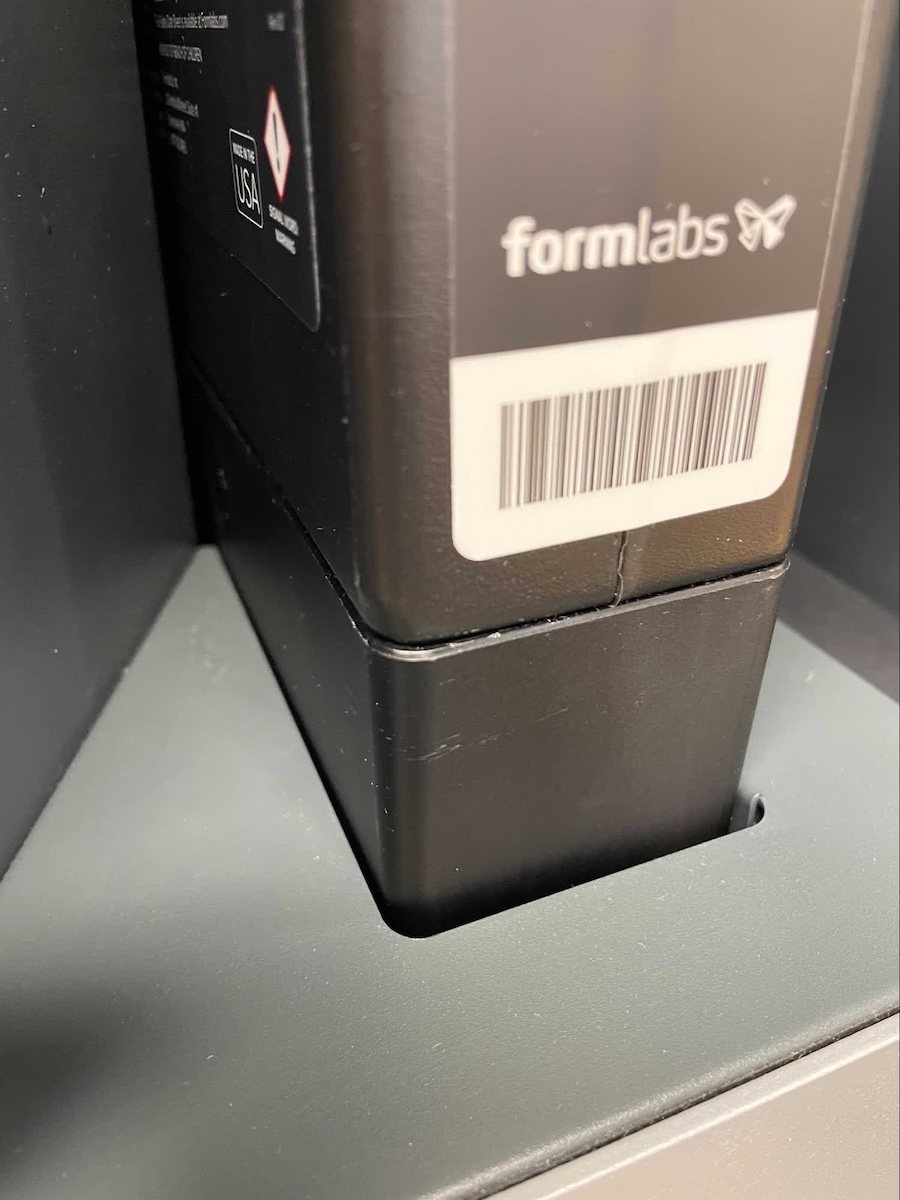 Replacing the Form 3L cartridge floor