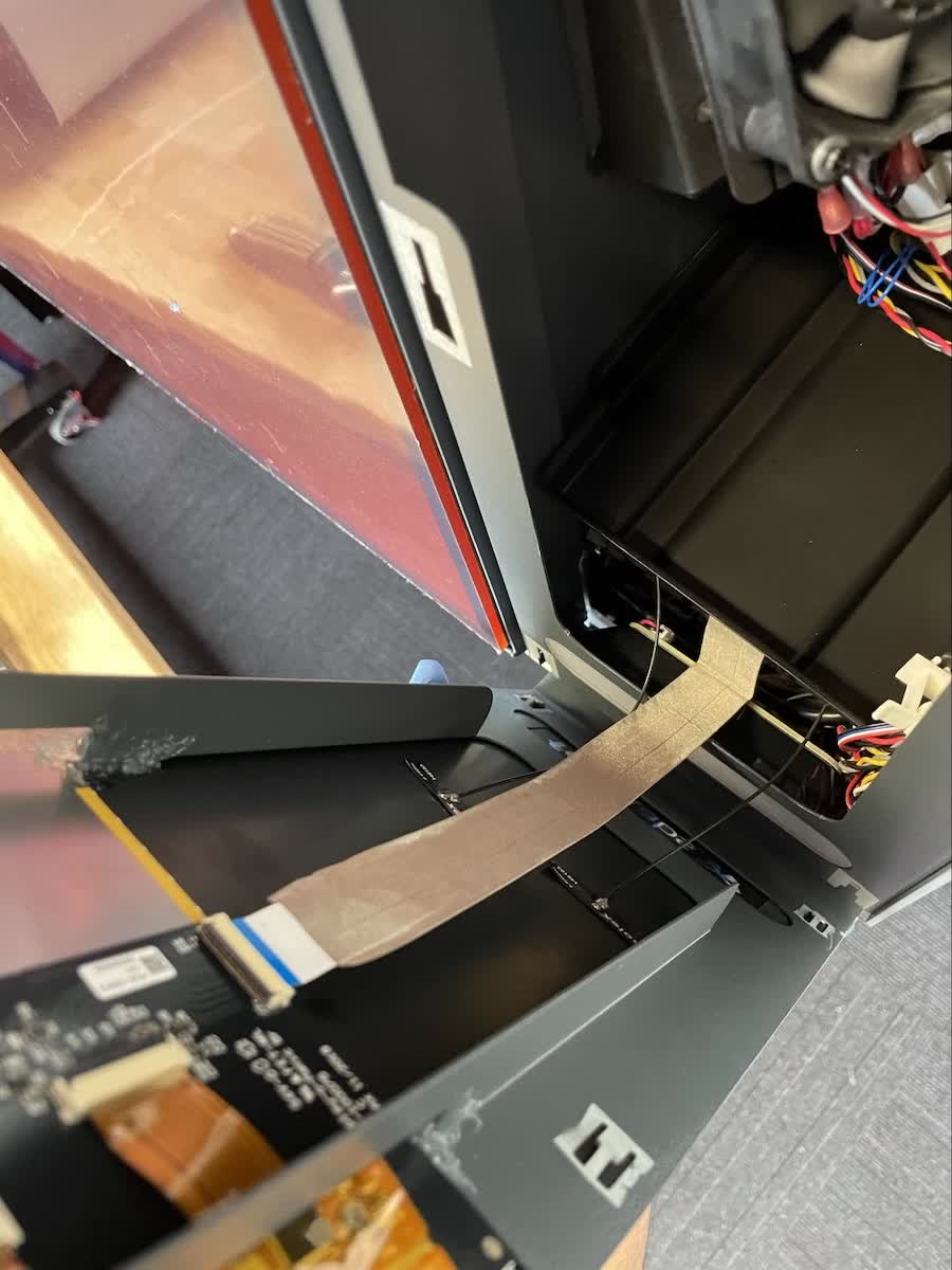 Replacing the Form 3L display assembly