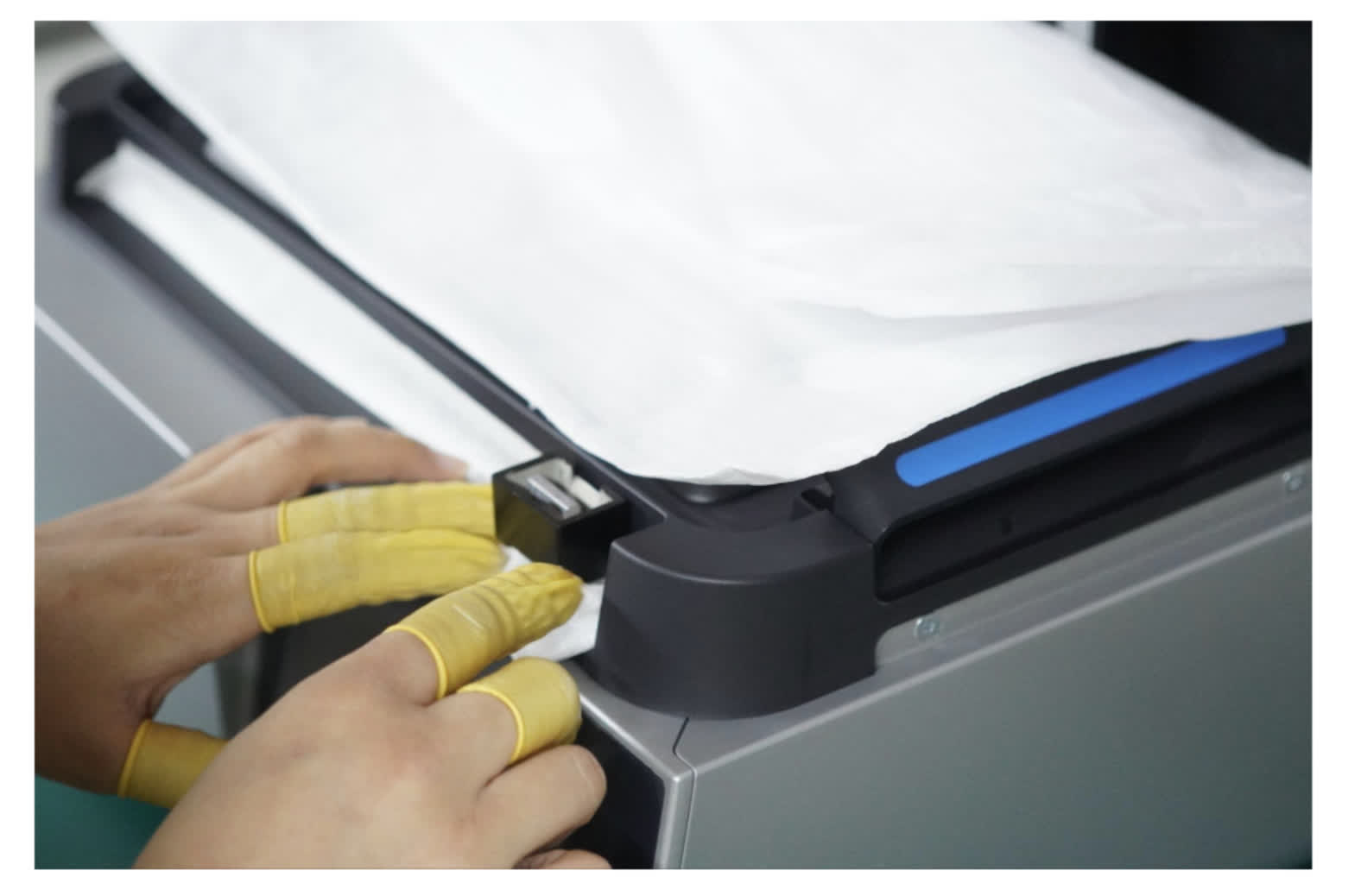 Adjusting the Form 4 mixer base