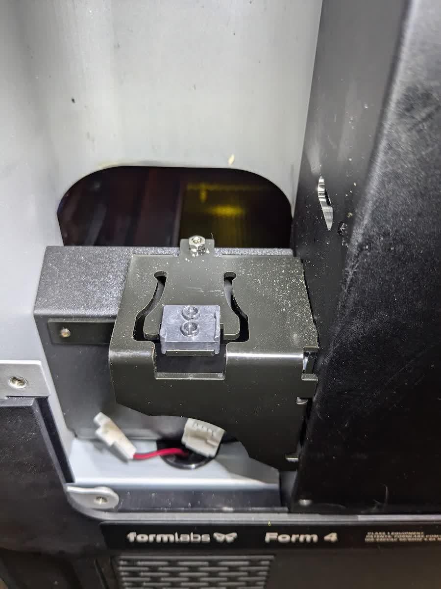Replacing the Form 4 cartridge floor