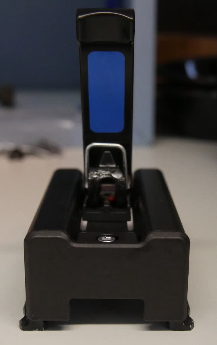 Replacing the Form 4 build platform dovetail assembly