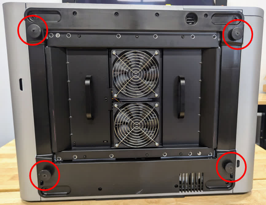 Replacing the Form 4L leveling feet