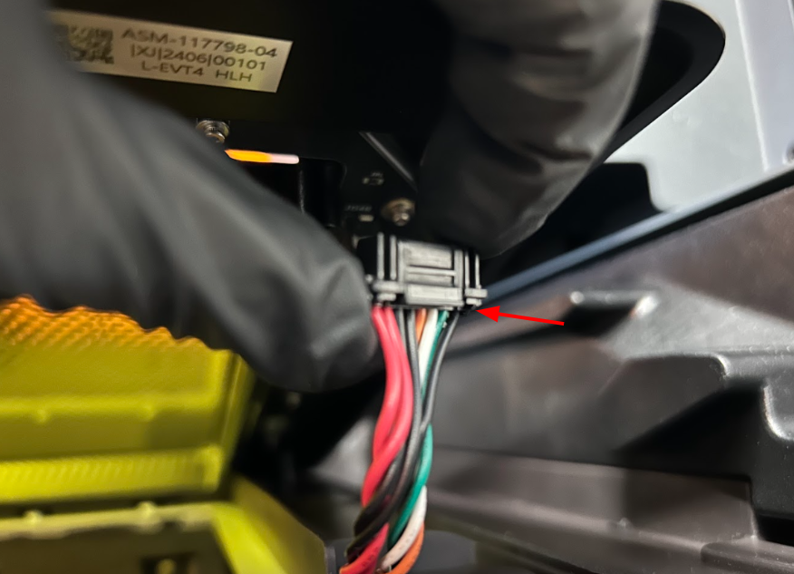 Replacing the Form 4L HDMI cable