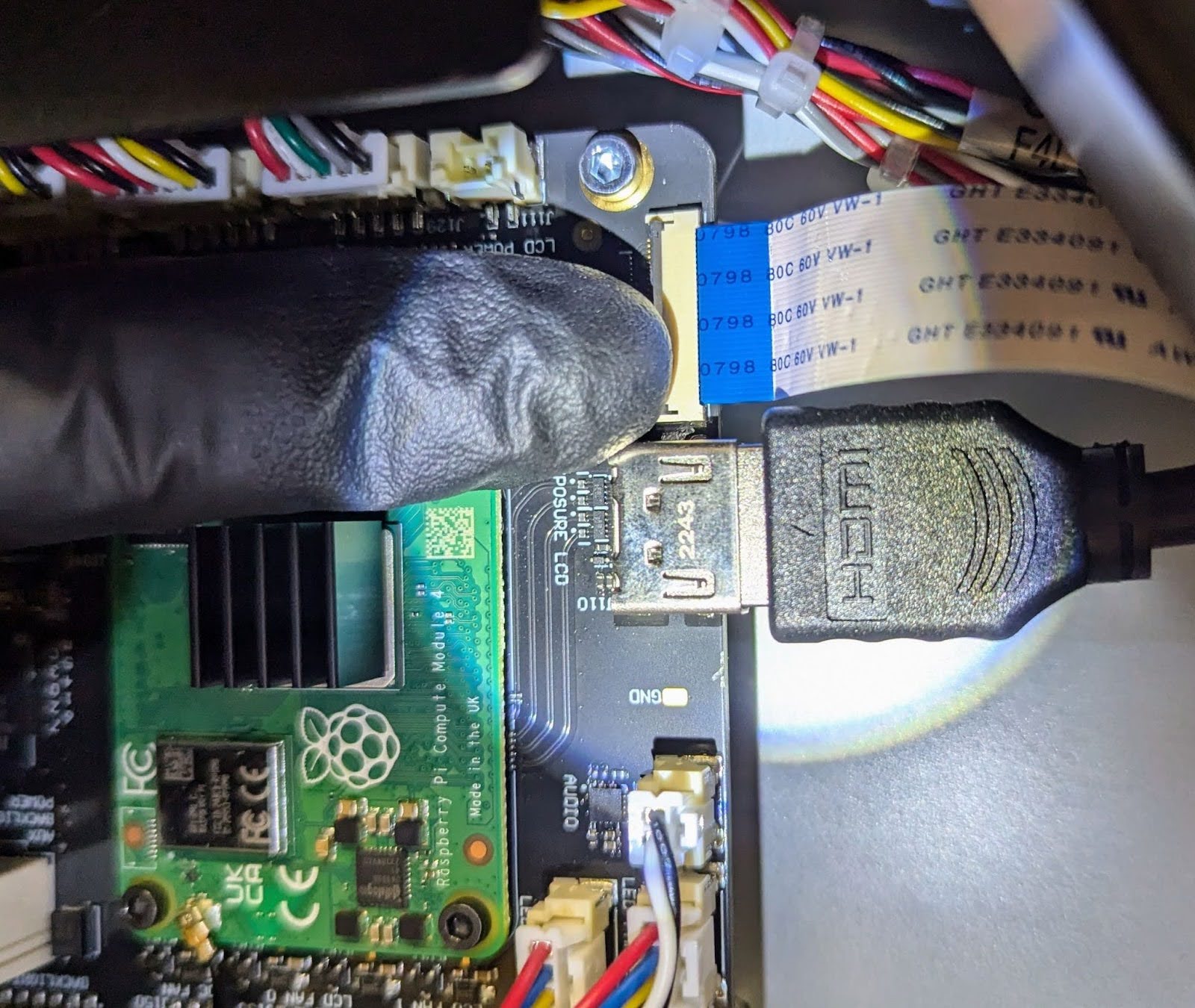 Replacing the Form 4L touchscreen assembly