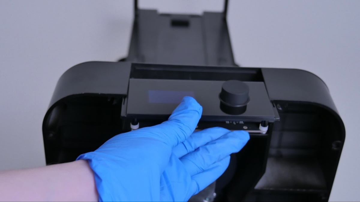 Replacing the Form Cure (1st Generation) display assembly