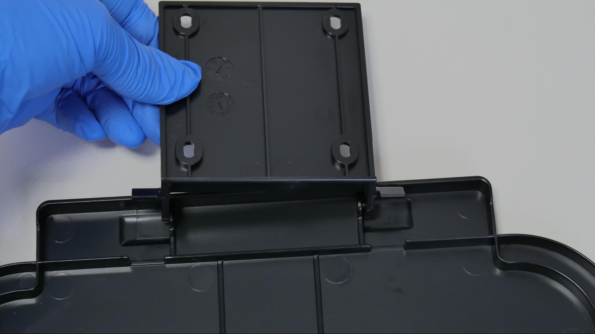 Replacing the Form Wash (1st Generation) outer lid hinge