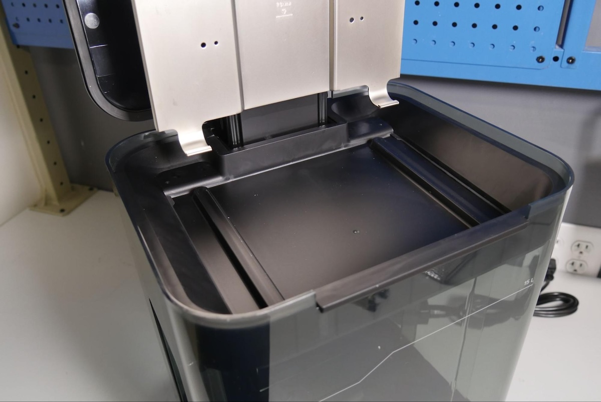 Replacing the Form Wash (2nd Generation) inner lid assembly
