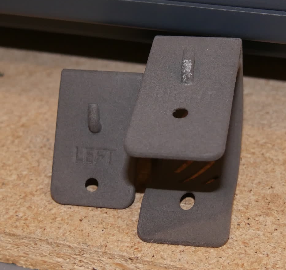 Replacing the Form Wash L solvent pump clips