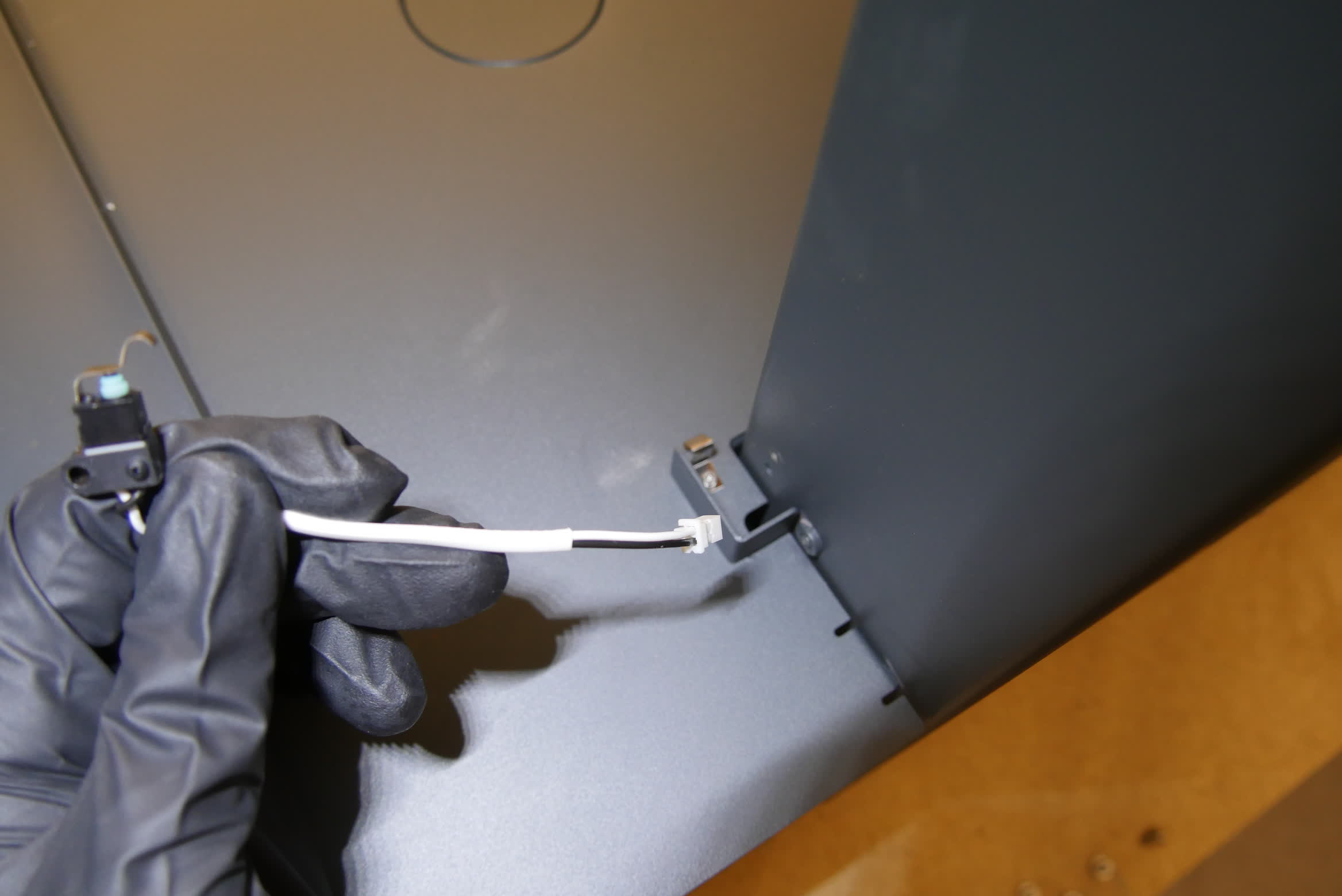 Replacing the Form Wash L wash bucket interlock switch
