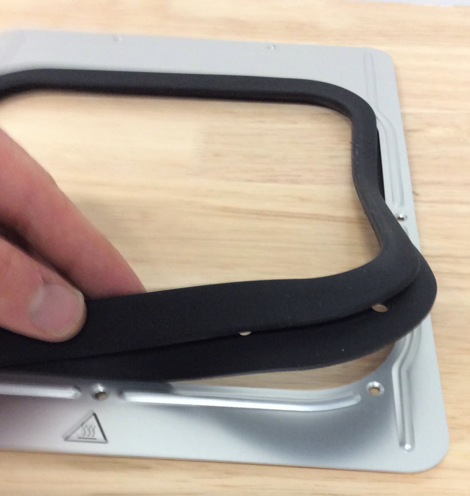 Replacing the Fuse 1 generation build chamber external frame gasket