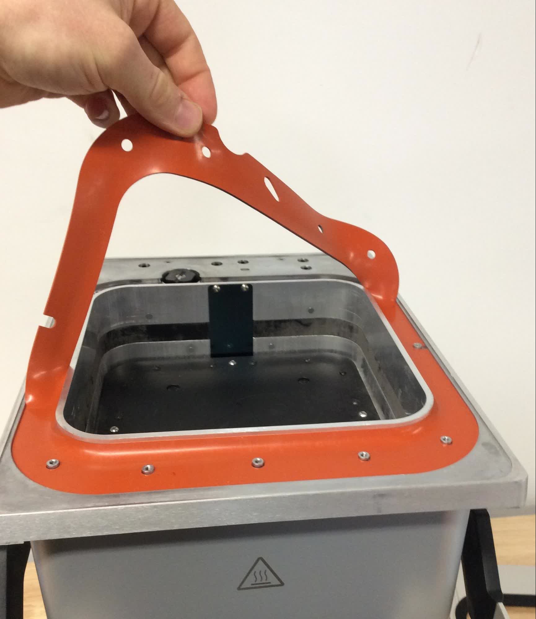 Replacing the Fuse 1 generation build chamber inner gasket