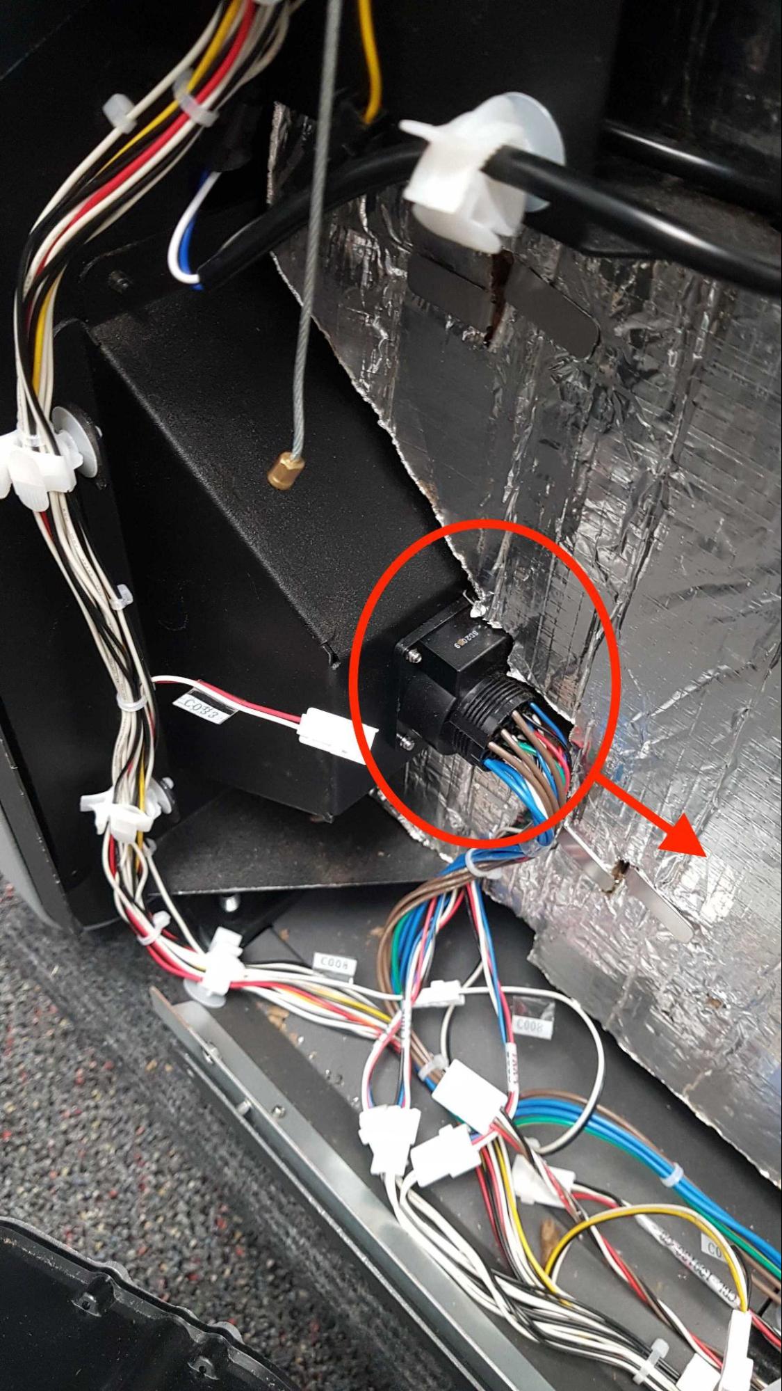 Replacing the Fuse 1 generation build chamber socket and cable harness