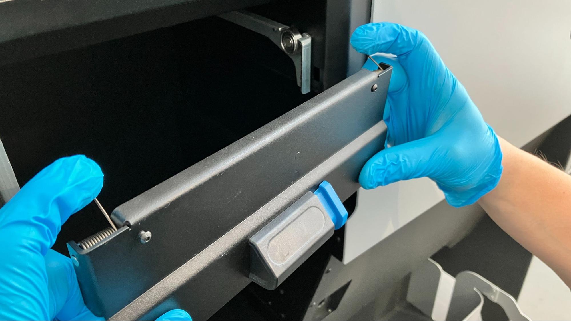 Replacing the Fuse Sift build chamber latch
