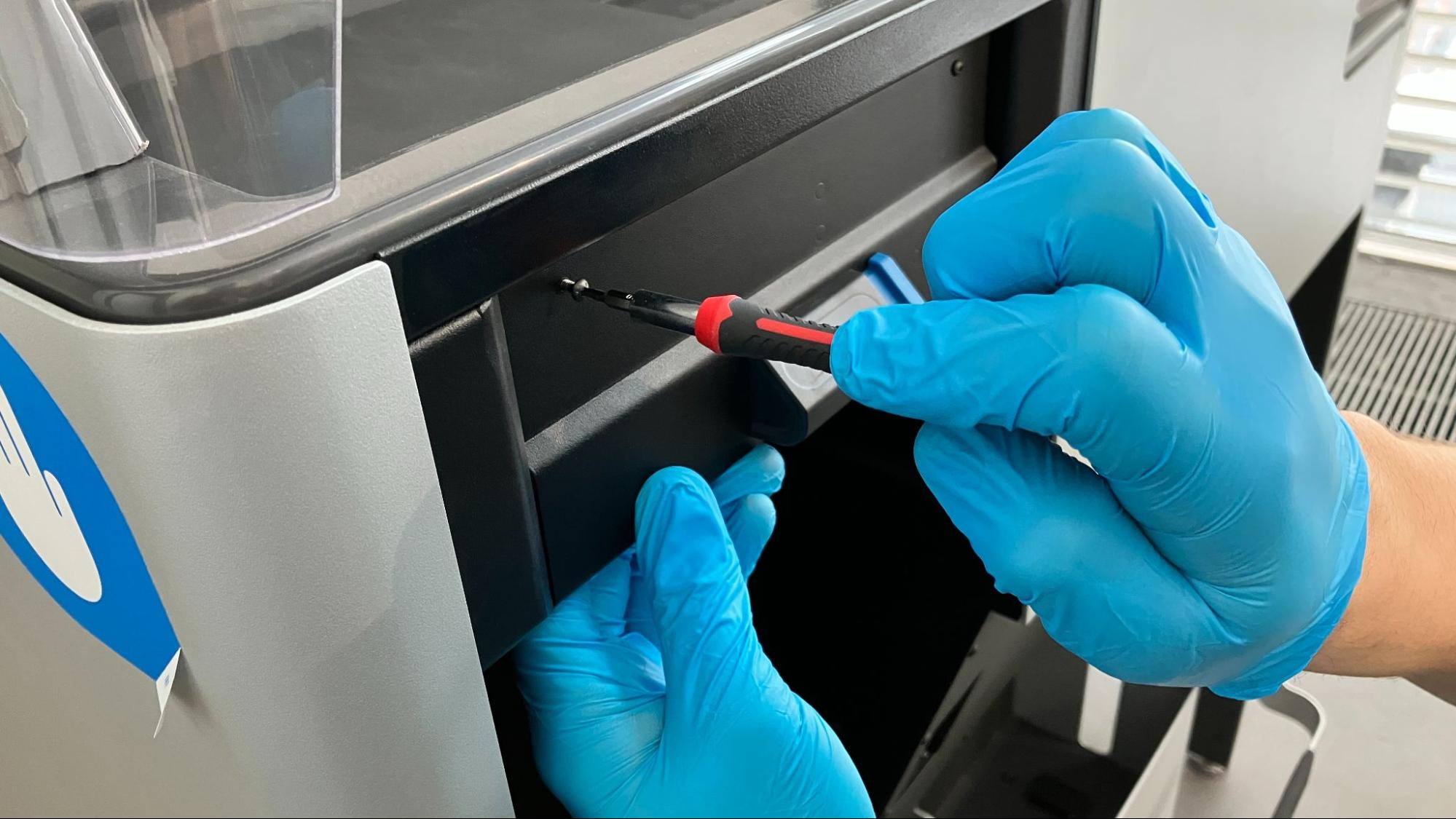 Replacing the Fuse Sift build chamber latch