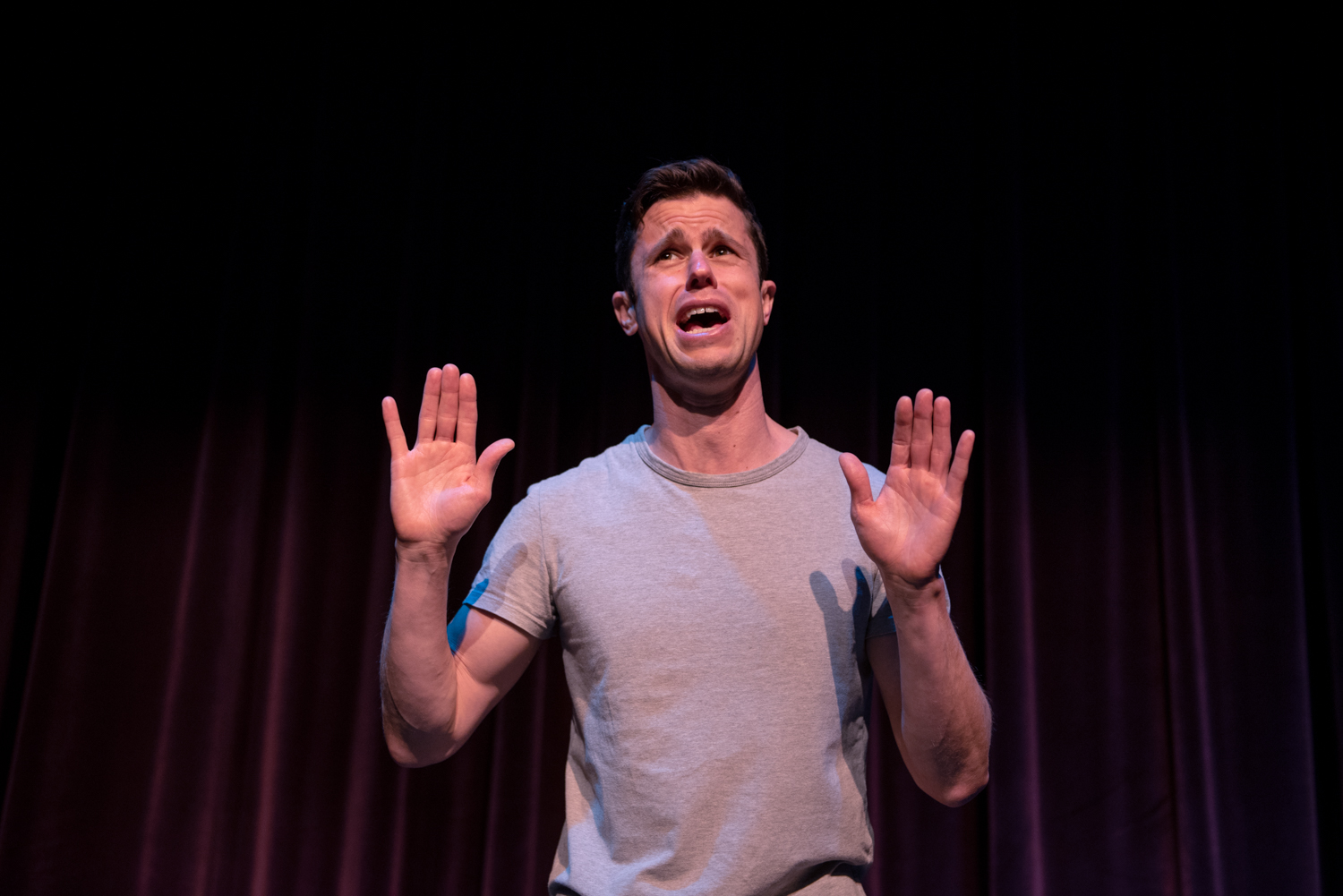 Dan Hoyle takes on the digital world in 'Each and Every Thing' | Datebook