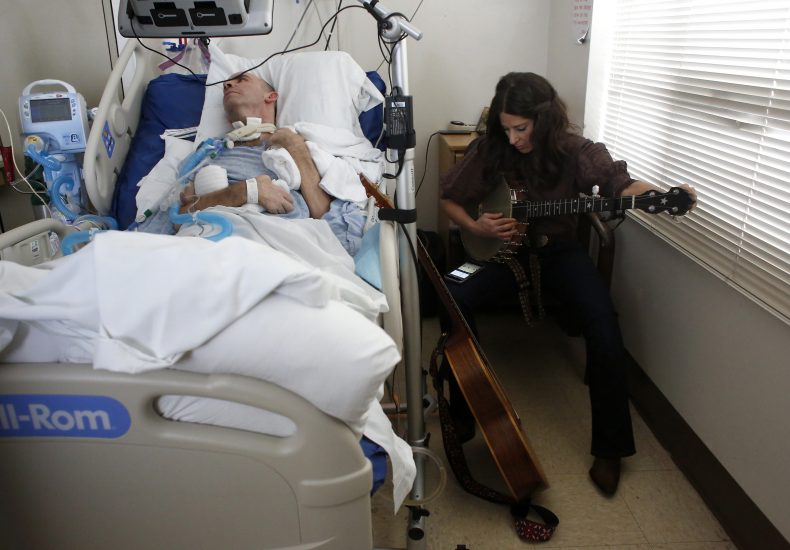 With anonymous $25,000 gift, ALS-stricken songwriter's music lives on ...