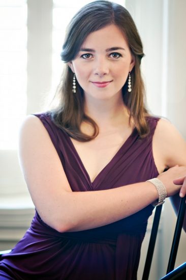Review: In a vibrant solo recital, Sarah Shafer comes into her own ...