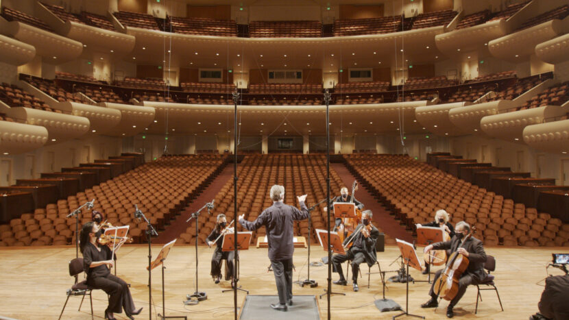 Review: S.F. Symphony begins a new artistic chapter with compact ...