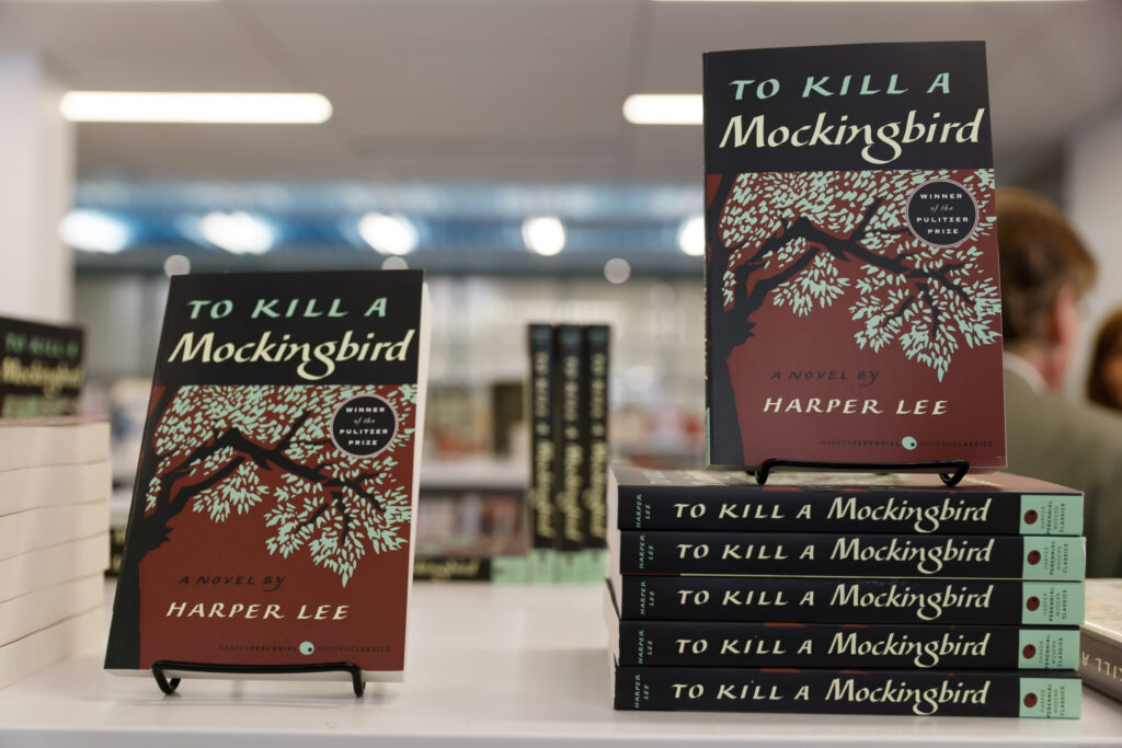 'To Kill a Mockingbird' playwright Aaron Sorkin 'handing out books ...