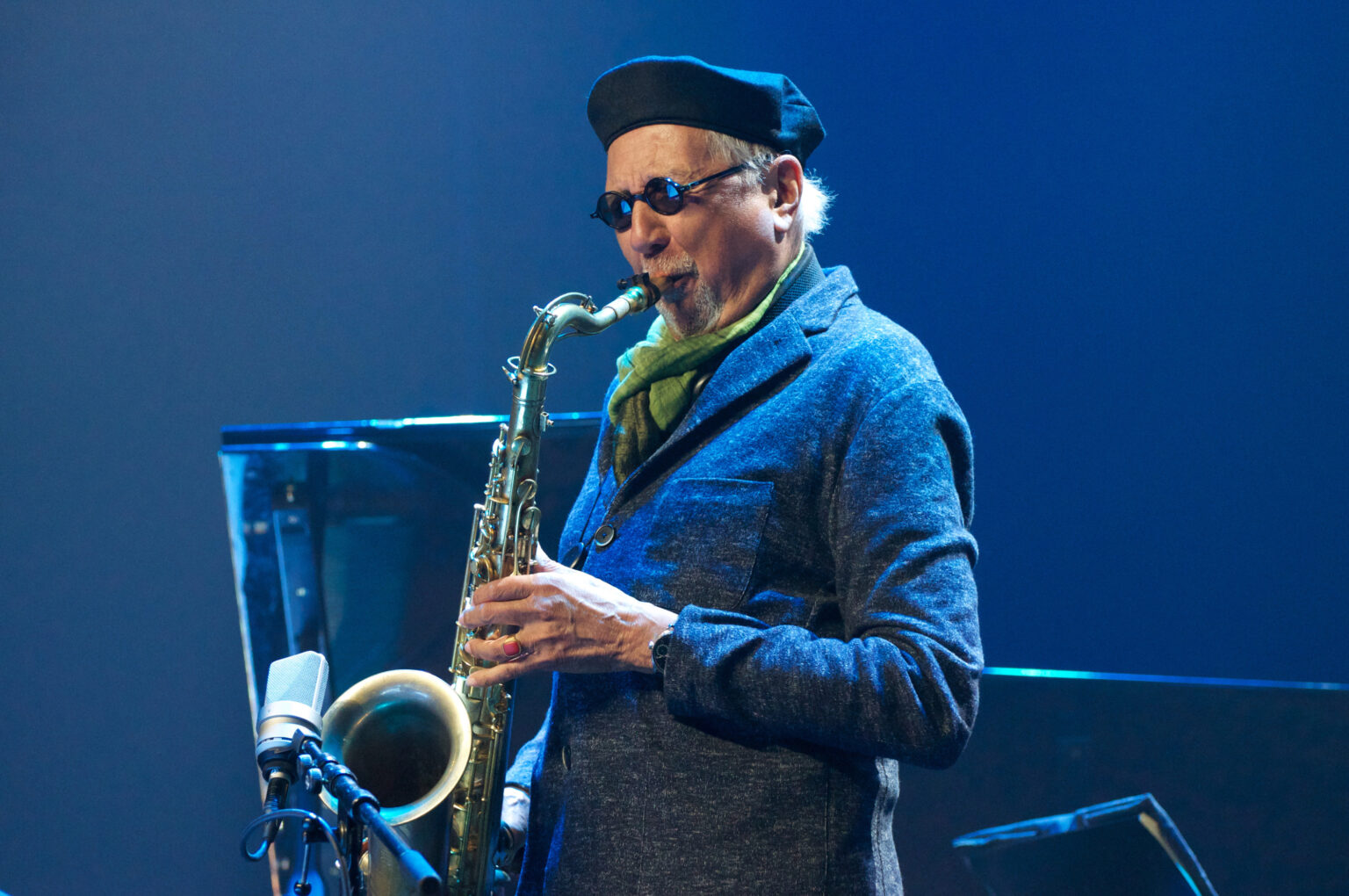 Jazz Master Charles Lloyd, in a late-career resurgence, brings 'Trio of ...