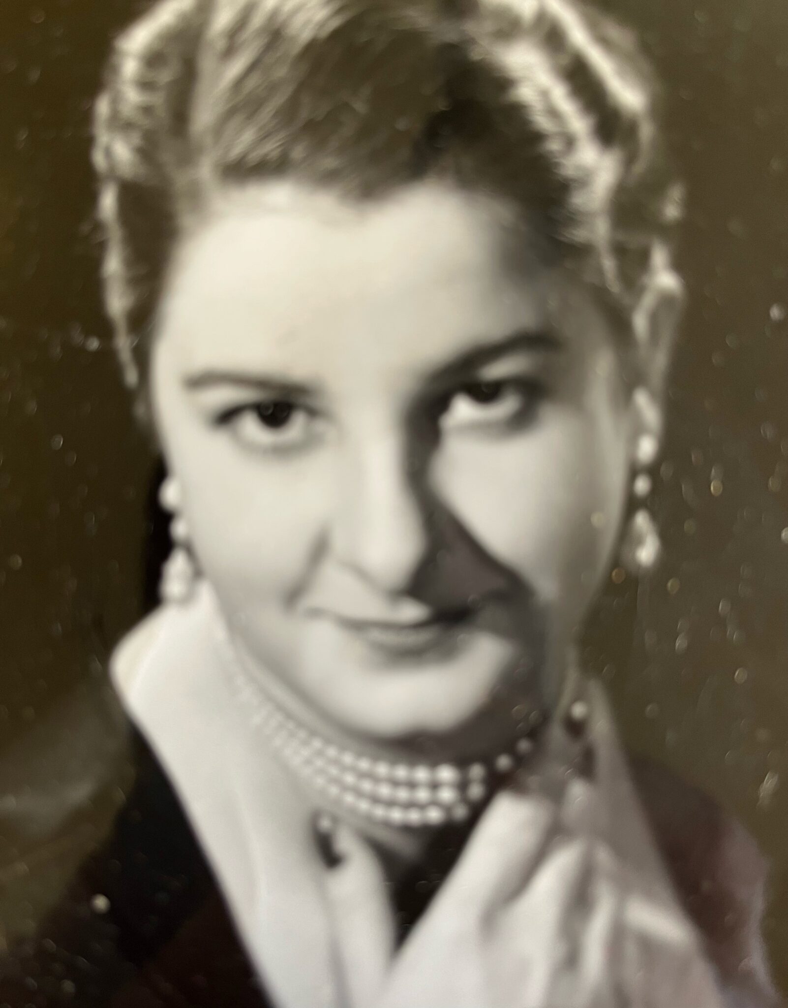 Jeri Ospital, hip matriarch of S.F.'s storied Modern Appealing Clothing ...