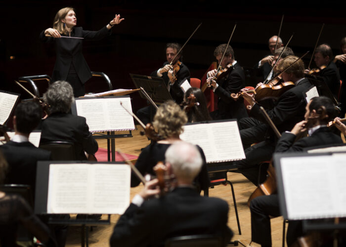 Review: A gifted young conductor makes her first San Francisco ...